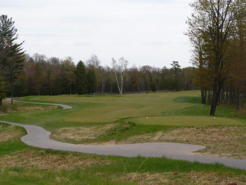 Tullymore Golf Course – Tiger Golf Traveler